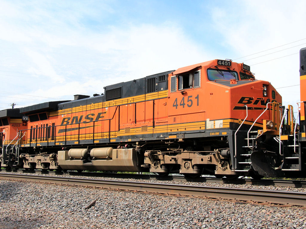 BNSF 4451